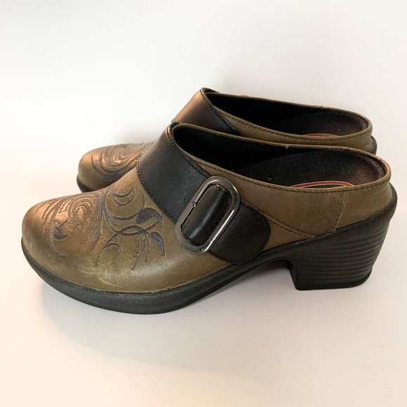 Klogs | Shoes | Klogs Green Leather Floral Embroidered Clog Buckle 7 ...
